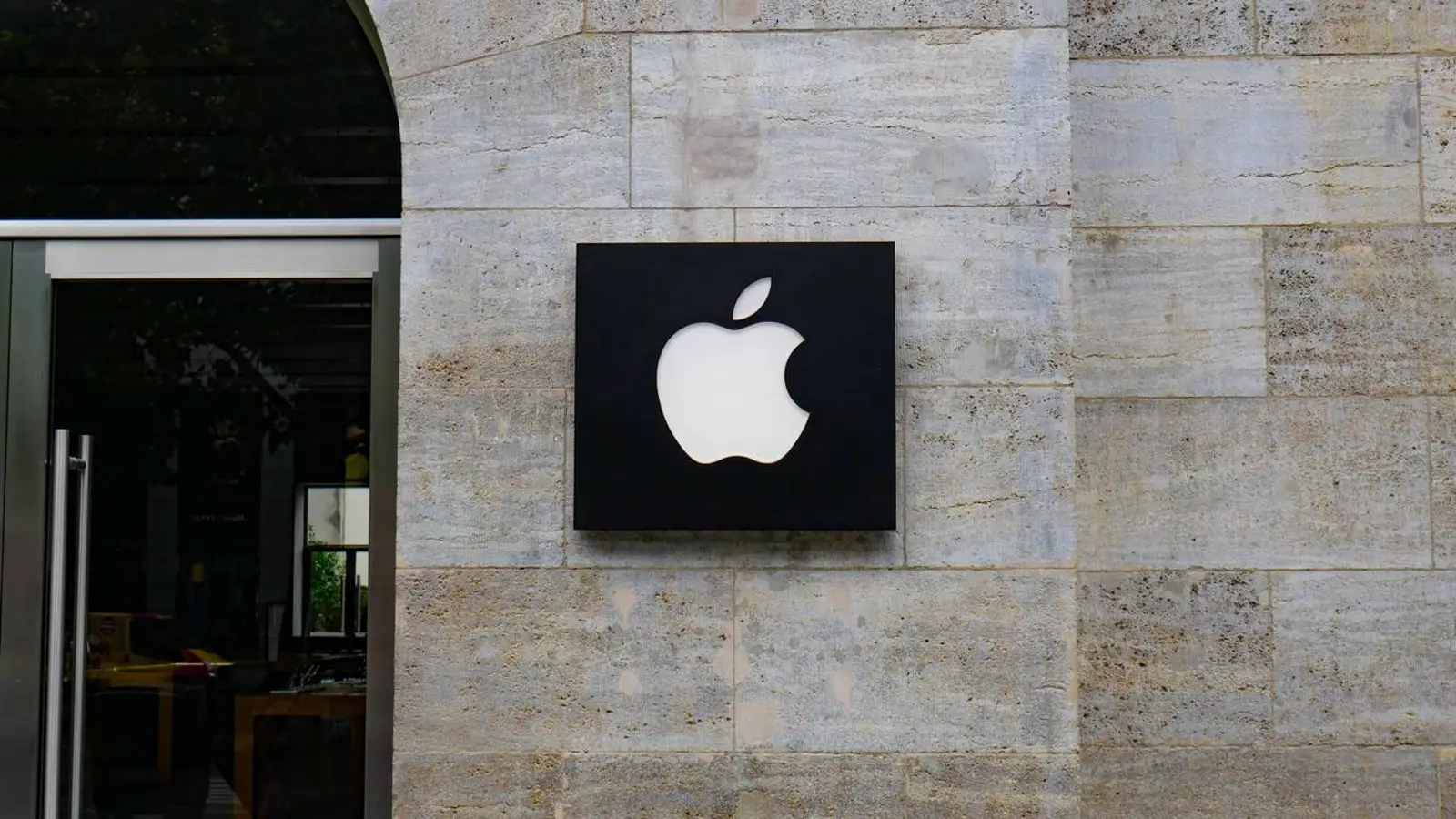 Apple's next Studio Display leak: 120Hz ProMotion, HDR